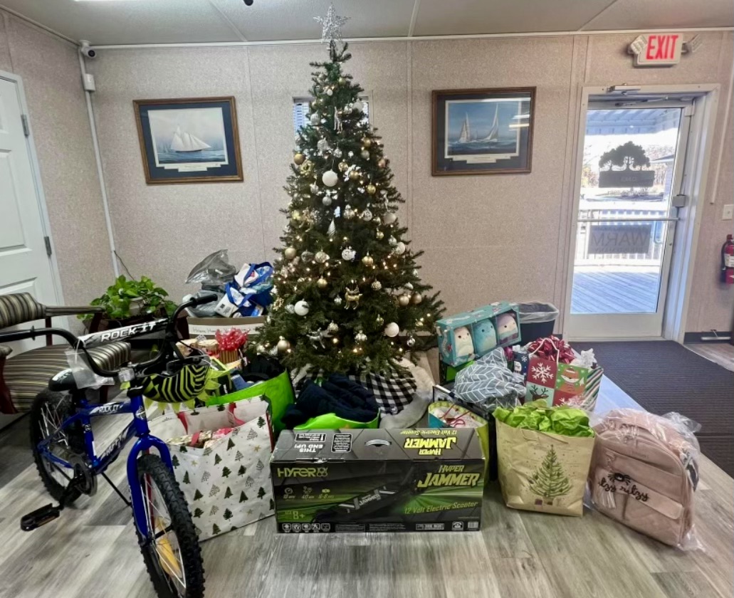 Help The Three Oak Center In Their Adopt-A-Family Event This Holiday ...