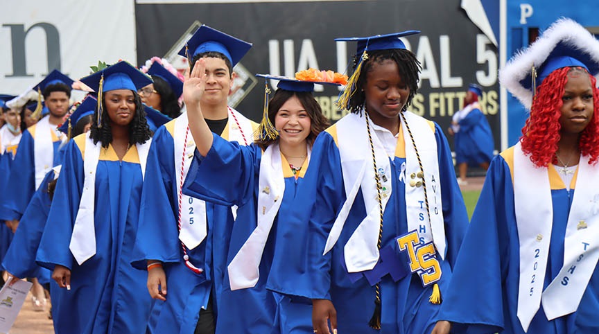 Cougar Pride In Full Force At Thomas Stone High School’s graduation ...