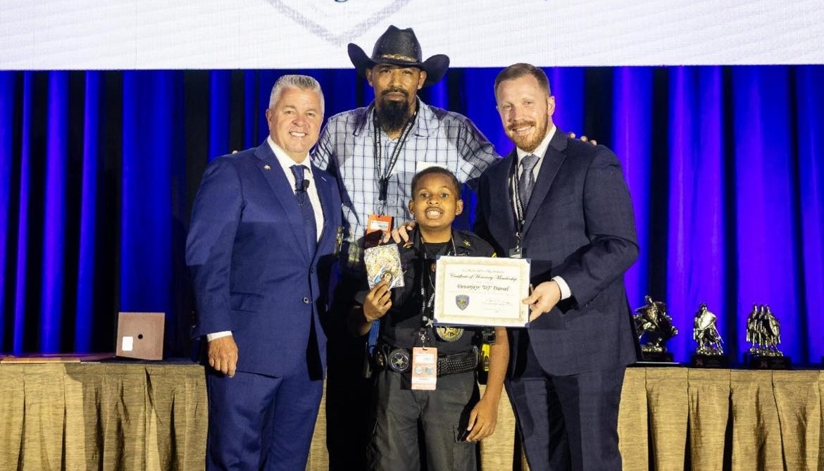 La Plata Police Welcome DJ Daniel As Honorary Officer At National ...